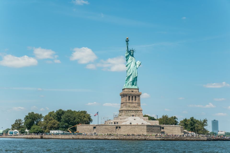NYC: City Cruises Luxury Brunch, Lunch or Dinner Cruise - The Experience in Detail