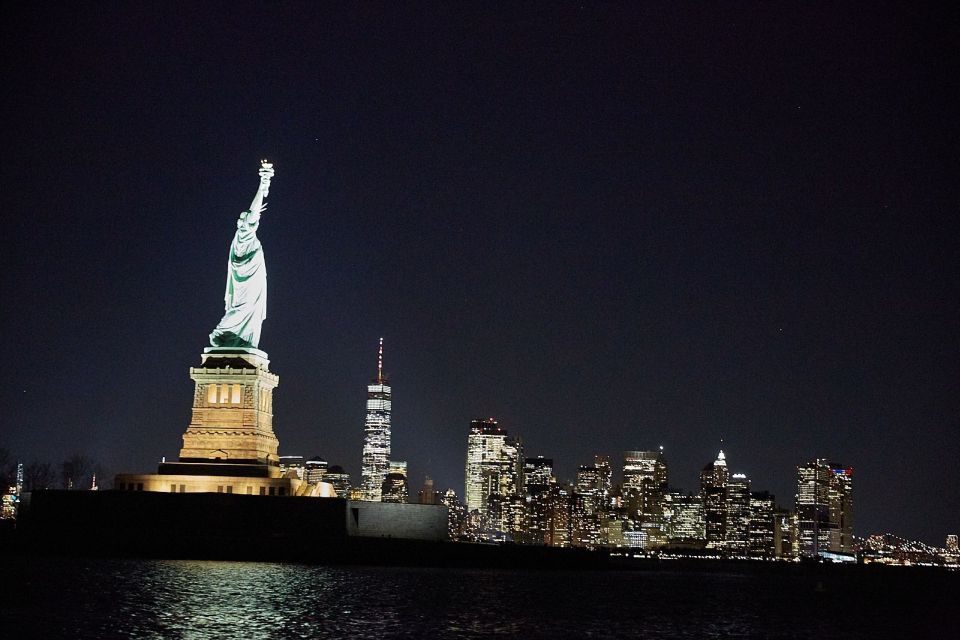 NYC: City Lights Yacht Cruise with Drink Included - Analyzing the Value and Cost