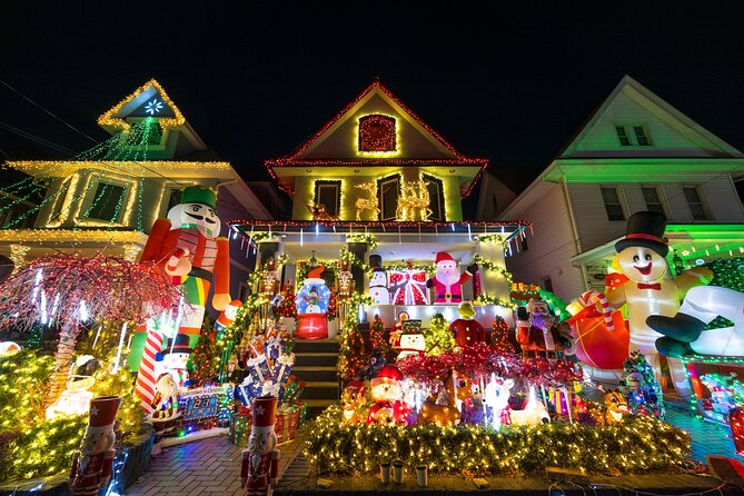 NYC: Dyker Heights Christmas Lights Express Hot Coco+Santa Cookie - Key Points