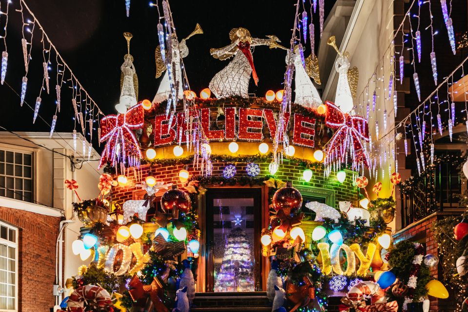 NYC: Dyker Heights Christmas Lights & Skyline View Bus Tour - A Deep Dive into the Tour Experience