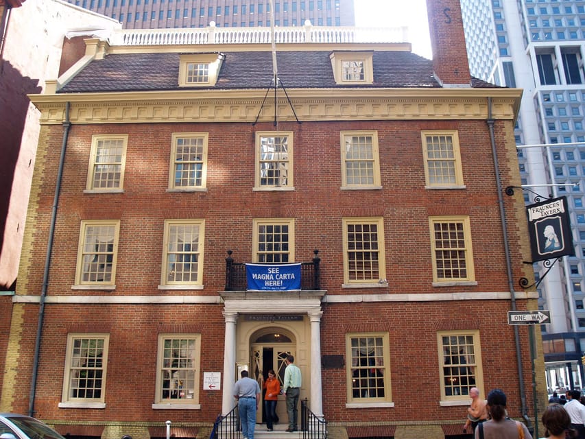 NYC: Financial District Guided Walking Tour English-Spanish - The Experience and Practicalities