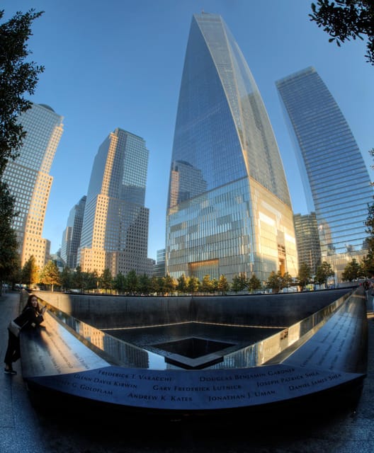 NYC: Financial District Guided Walking Tour English-Spanish - Authentic Insights from Reviewers