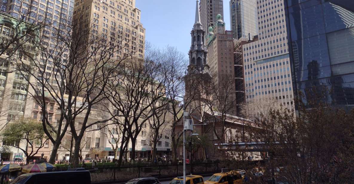 NYC: Gray Line Guided 5 Hour Manhattan Premium Bus Tour - Who Should Consider This Tour?