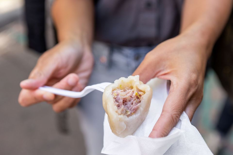 NYC: Lower East Side Devour Food & History Walking Tour - Exploring the Itinerary in Detail