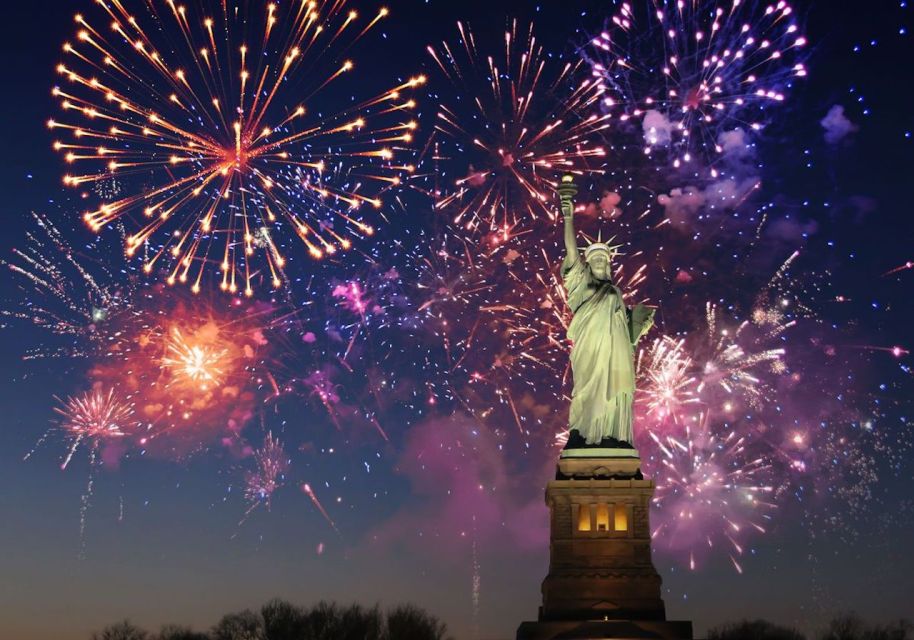 NYC: New Year's Eve Buffet Dinner Fireworks Harbor Cruise - The Sum Up