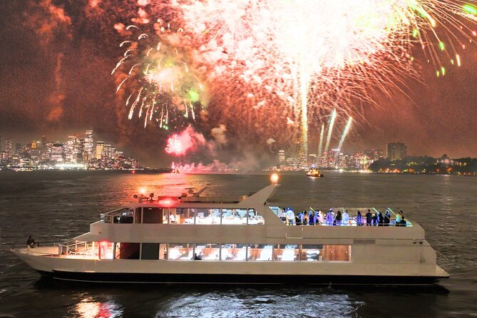 NYC New Year's Eve Dinner Cruise with Music and Open Bar - Pros and Cons Based on Guest Feedback