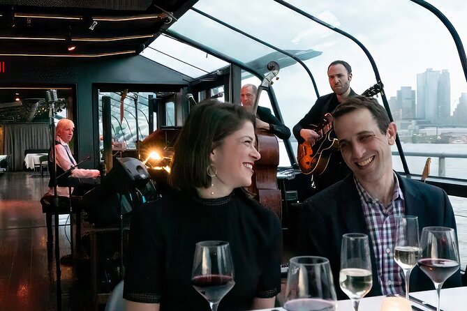 NYC New Year's Eve Luxury Bateaux Plated Dinner Cruise - Experiencing the NYC New Year’s Eve Luxury Bateaux Plated Dinner Cruise