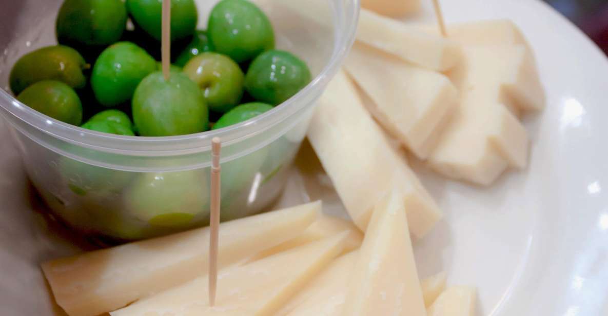 NYC: Original Chinatown and Little Italy Foodie Tour - The Guides and the Experience