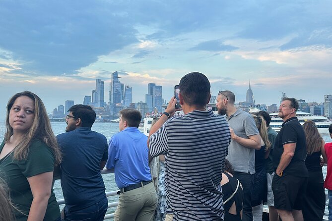 NYC Party Cruise with Light Narration - Key Points