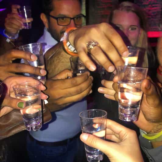 NYC Pub Crawl and Rooftop Clubbing Experience - The Group Experience and Atmosphere
