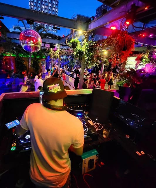 NYC Pub Crawl and Rooftop Clubbing Experience - Weather and Dress Code