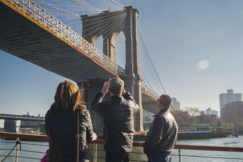 NYC: Sightseeing Holiday Cruise with Drink - The Experience: A Step-by-Step Breakdown