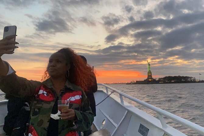 NYC Skyline lights Happy Hour and Cash Bar - Key Points