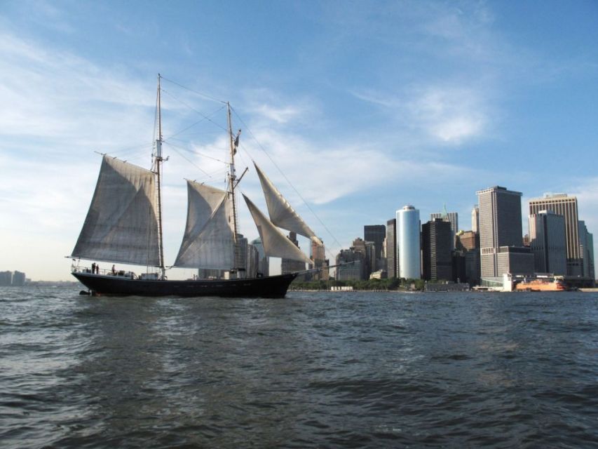 NYC: Statue of Liberty Day Sail with Onboard Bar - FAQ