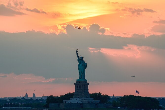 NYC: Statue of Liberty Night Cruise and Skyline - FAQs
