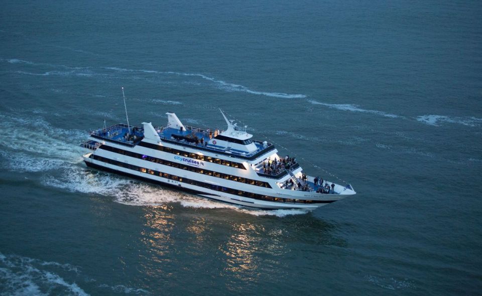 NYC: Thanksgiving Buffet Harbor Cruise - Landmark Views: The Heart of the Experience