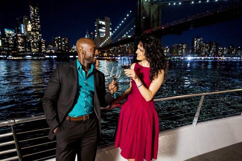 NYC: Thanksgiving Gourmet Lunch or Dinner Harbor Cruise - A Closer Look at the Experience