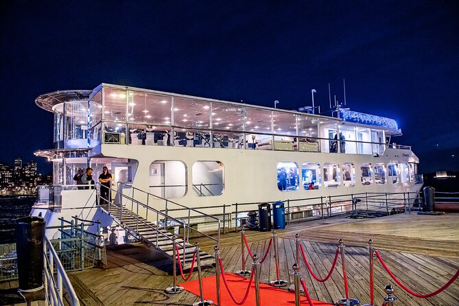 NYC Valentines Dinner Cruise with Live Entertainment and Open Bar - Analyzing the Experience: What Makes This Cruise Special