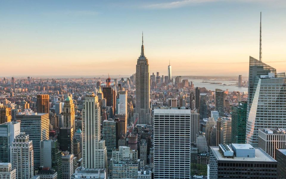 NYC: Walking Tour with Local Guide and 30+ Top NYC Sights - Key Points