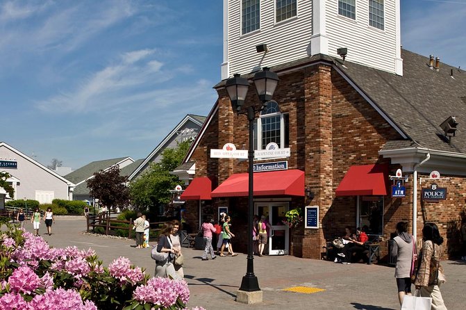 NYC: Woodbury Common Premium Outlets Shopping Round Trip Service - Authentic Insights from Reviewers
