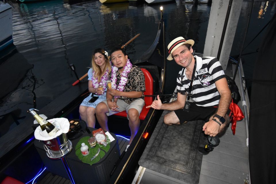 Oahu: Fireworks Cruise - Ultimate Luxury Gondola with Drinks - Who This Tour Is Perfect For