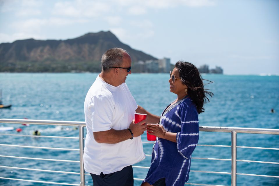 Oahu: Friday Night Fireworks Sail from Hilton Hawaiian Pier - Key Points