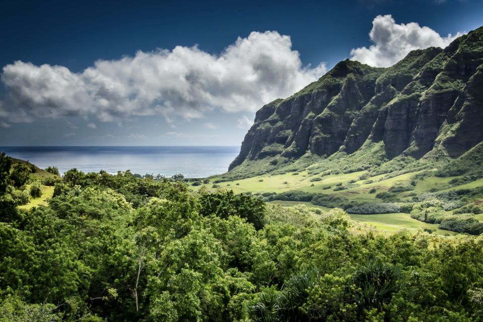 Oahu Hidden Gems & Waimea Botanical Garden/Waterfall tour - Key Points