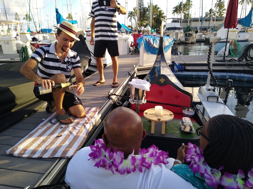 Oahu: Luxury Gondola Cruise with Drinks and Pastries - What Reviewers Have Said
