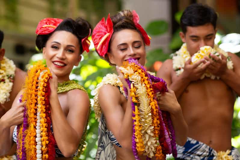 Oahu: Na Lei Aloha Luau in Waikiki with Optional Dinner - The Show: Authentic Hawaiian Music and Hula