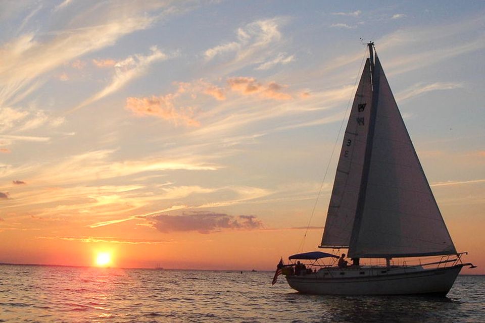 Oahu: Sunset Cruise of West Oahu with Drinks and Appetizers - FAQ