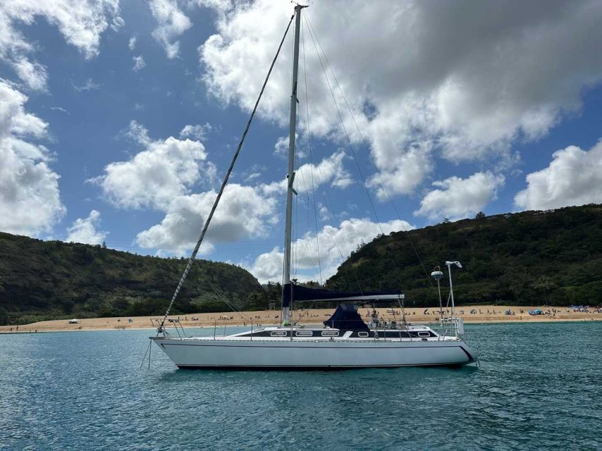 Oahu: Sunset sailing in small intimate groups - A Closer Look at the Sunset Sailing Experience