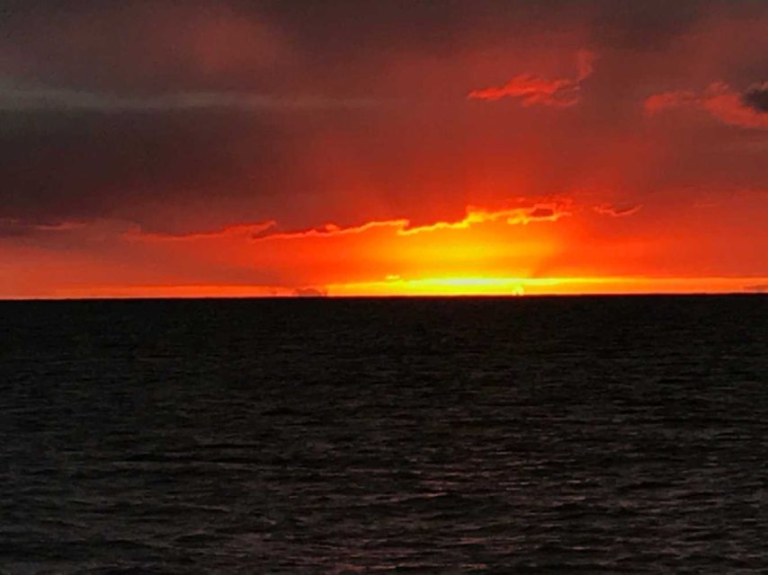 Oahu: Sunset sailing in small intimate groups - FAQs