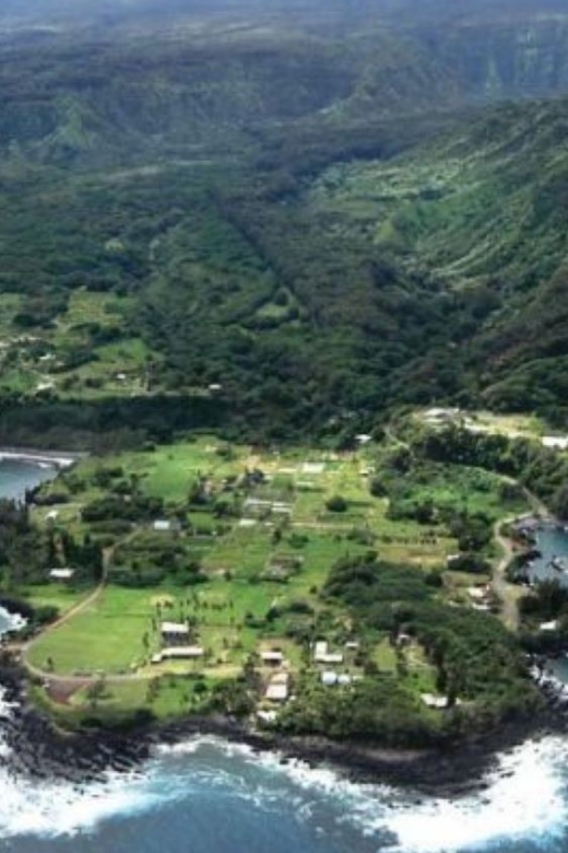 Oahu to Maui Helicopter & Surrounding Area Ground Tour - What You Can Expect During the Flight