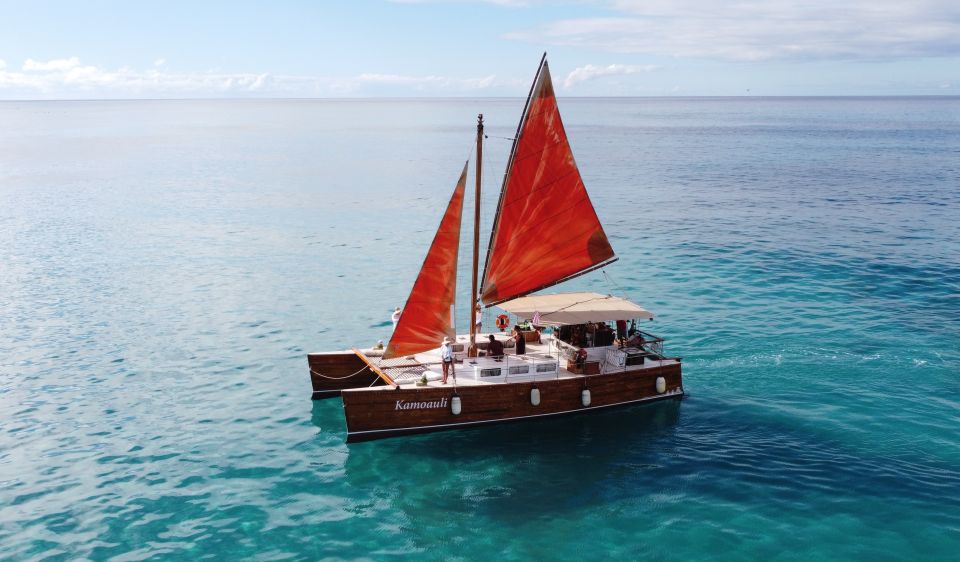 Oahu: Traditional Canoe Sunset Cruise with Dinner - Key Points