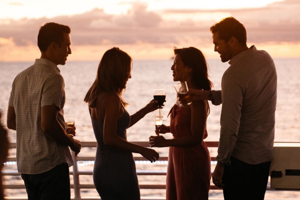 Oahu: Waikiki Sunset and Cocktail Cruise - Key Points