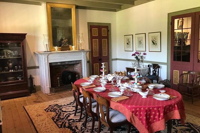 Oak Alley and Laura Plantation Tour with Transportation from New Orleans - Authentic Insights from Reviewers