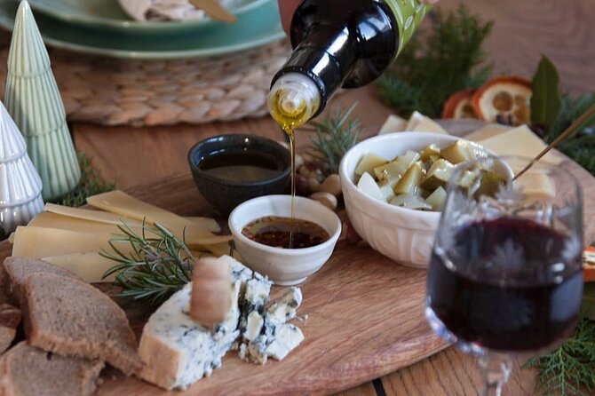 Olive Oil, Cheese, and Wine Tasting with Local Expert - Educational and Personal Touch
