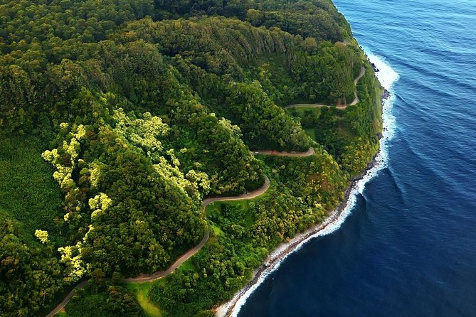 One Day Heavenly Hana Tour: Island Hopping from Oahu to Maui - Exploring the Itinerary: A Deep Dive into the Day