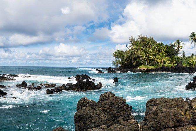 One Day Heavenly Hana Tour: Island Hopping from Oahu to Maui - Transportation and Group Size: Why It Matters