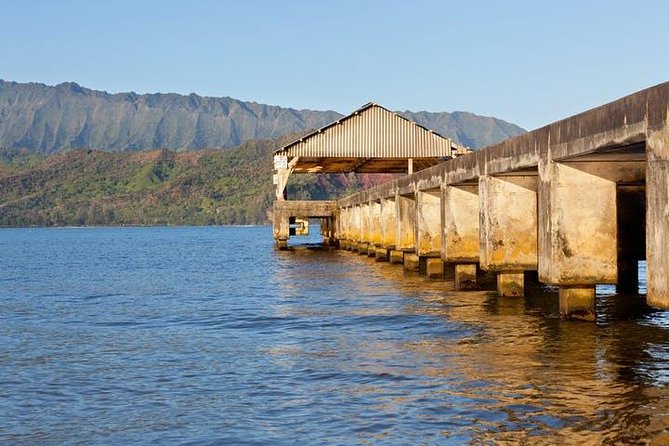 One-Day Tour Hawaii Movie Tour: Island Hopping from Oahu to Kauai - Exploring the Hawaii Movie Tour: Island Hopping from Oahu to Kauai
