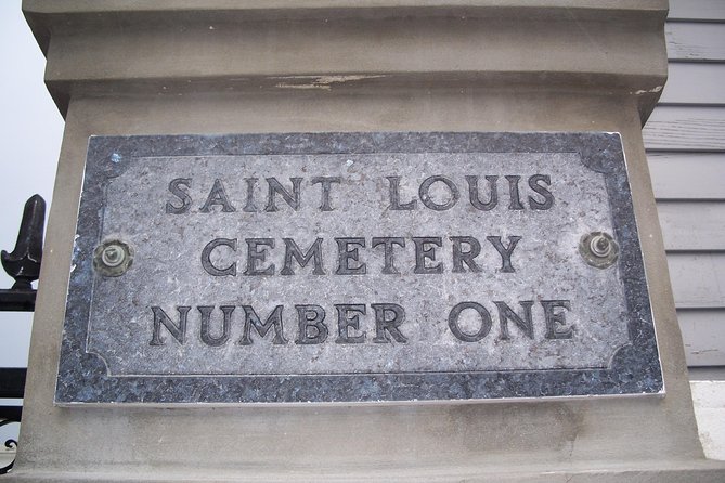 One Hour Saint Louis Cemetery Number One Walking Tour - What the Reviews Say