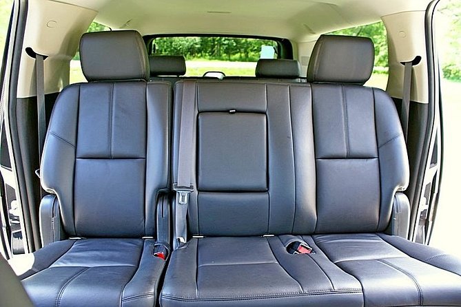 One-Way Private MDW Meet and Greet Luxury Airport Transfer - FAQs