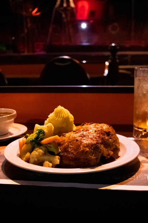 Orlando: Pirates Adventure Dinner Show with Drinks - What Sets This Show Apart?
