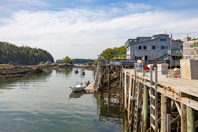 Oyster and Wine Tasting in a Cozy Seaside Lodge - The Reviews Speak Volumes