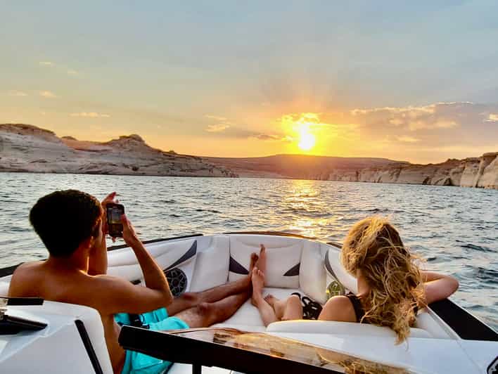 Page: Antelope Canyon Boat Tour with Lake Powell & Glen Dam - An In-Depth Look at the Antelope Canyon Boat Tour Experience
