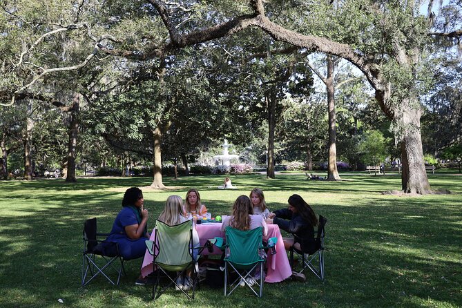 Paint Tiny Canvases in Forsyth Park - What’s Included and What to Consider