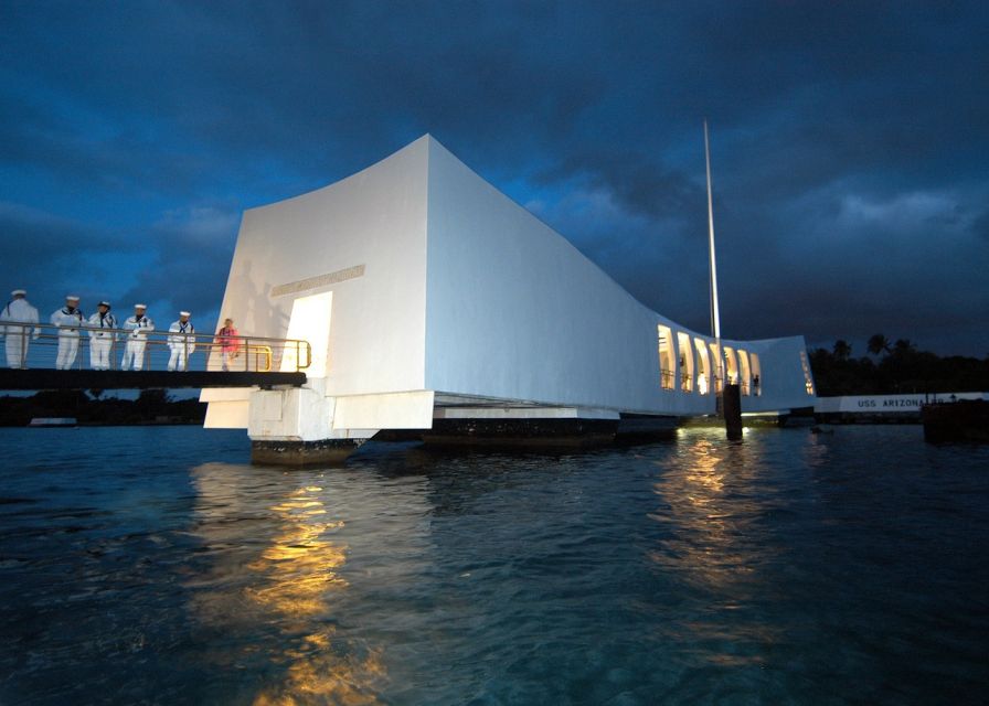 Pearl Harbor: USS Arizona Memorial & Battleship Missouri - USS Arizona Memorial: The Heart of the Tour