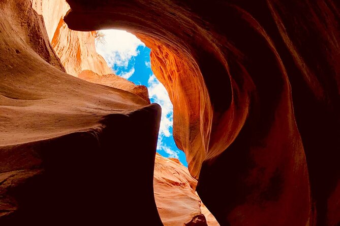 Peekaboo Slot Canyon Jeep Tour - An Overview of the Peekaboo Slot Canyon Jeep Tour
