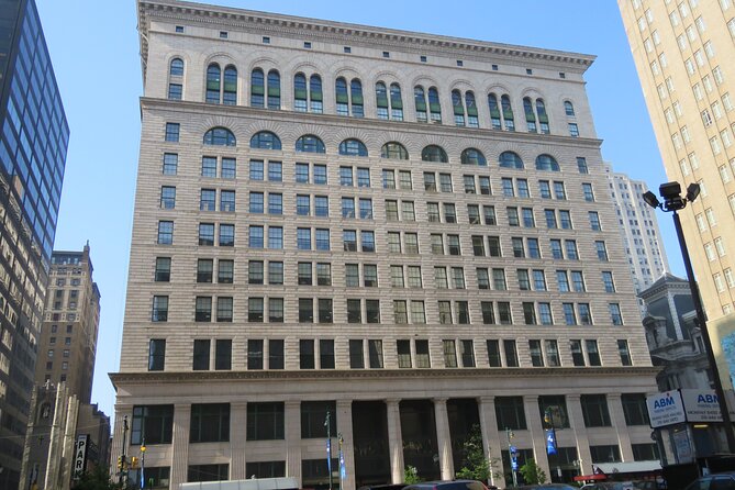 Philadelphia Architecture: Discover Every American Style on a GPS Audio Tour - One Liberty Observation Deck