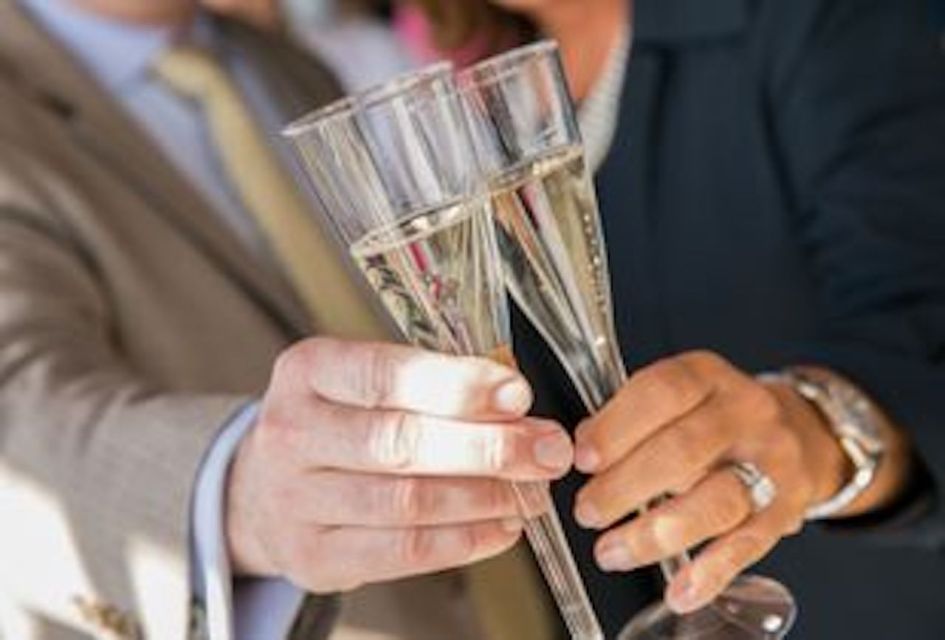 Philadelphia: Christmas Eve Gourmet Brunch or Dinner Cruise - FAQs